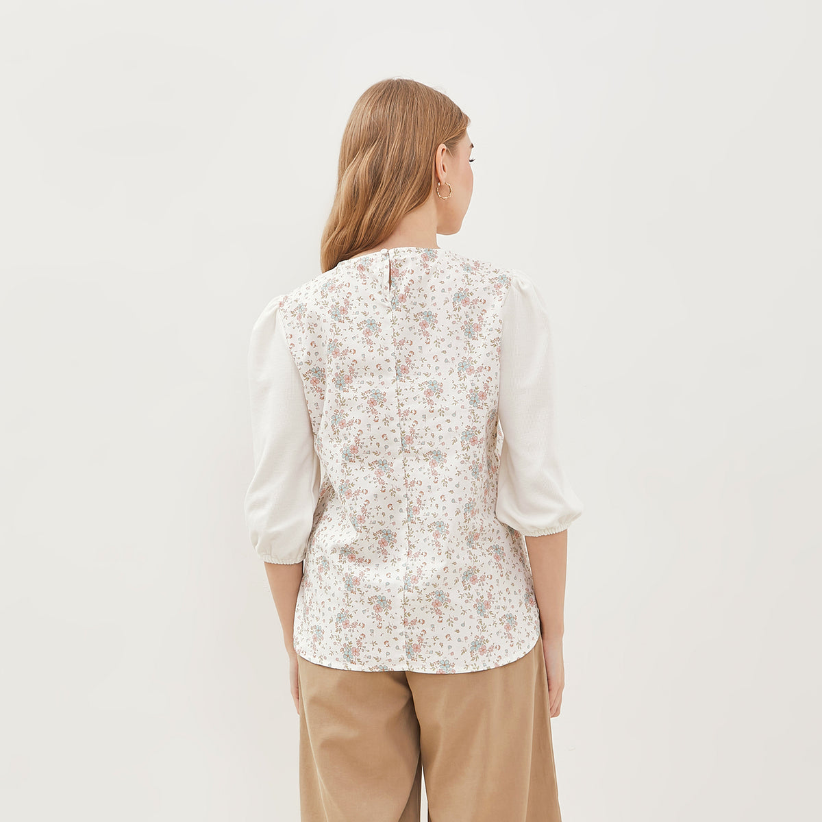 GRAPHIS Floral Blouse with Contrast Sleeves – www.simplicity.co.id