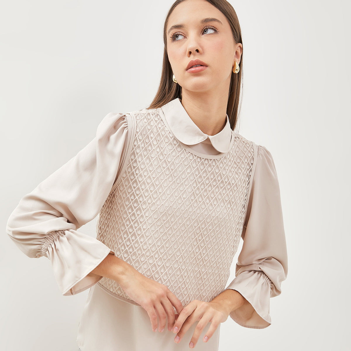 SIMPLICITY Lace Vest Collared Blouse – www.simplicity.co.id