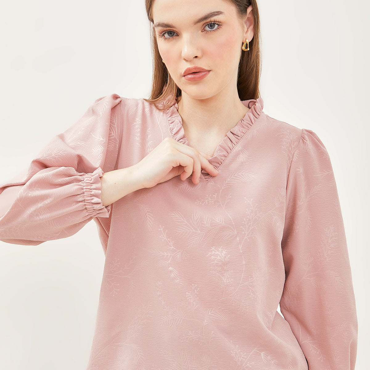 SIMPLICITY Debossed V-Neck Frill Blouse – www.simplicity.co.id