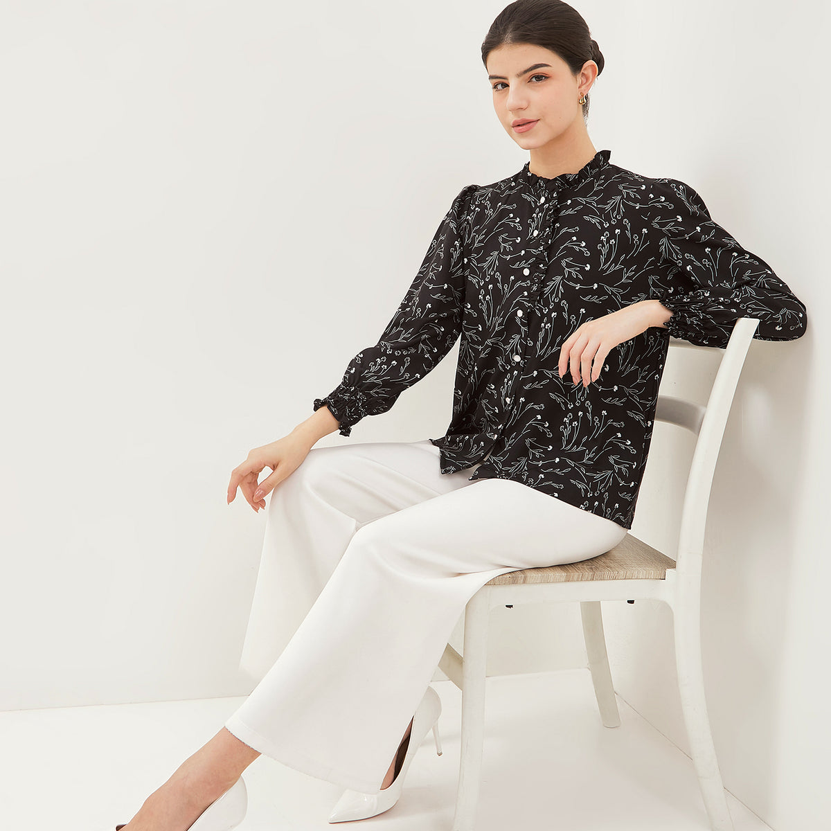 SIMPLICITY Floral Print Ruffle Trim Blouse – www.simplicity.co.id