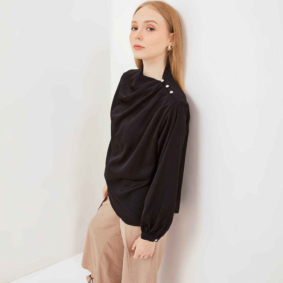 SIMPLICITY Shoulder Drape Long Sleeves Blouse – www.simplicity.co.id